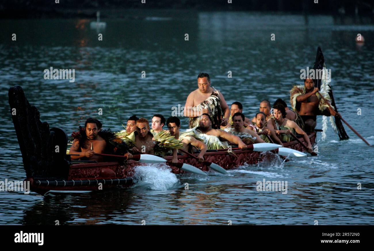 maori05 059 pc.jpg Maori warriors arrive on a 52-foot-long waka (canoe ...