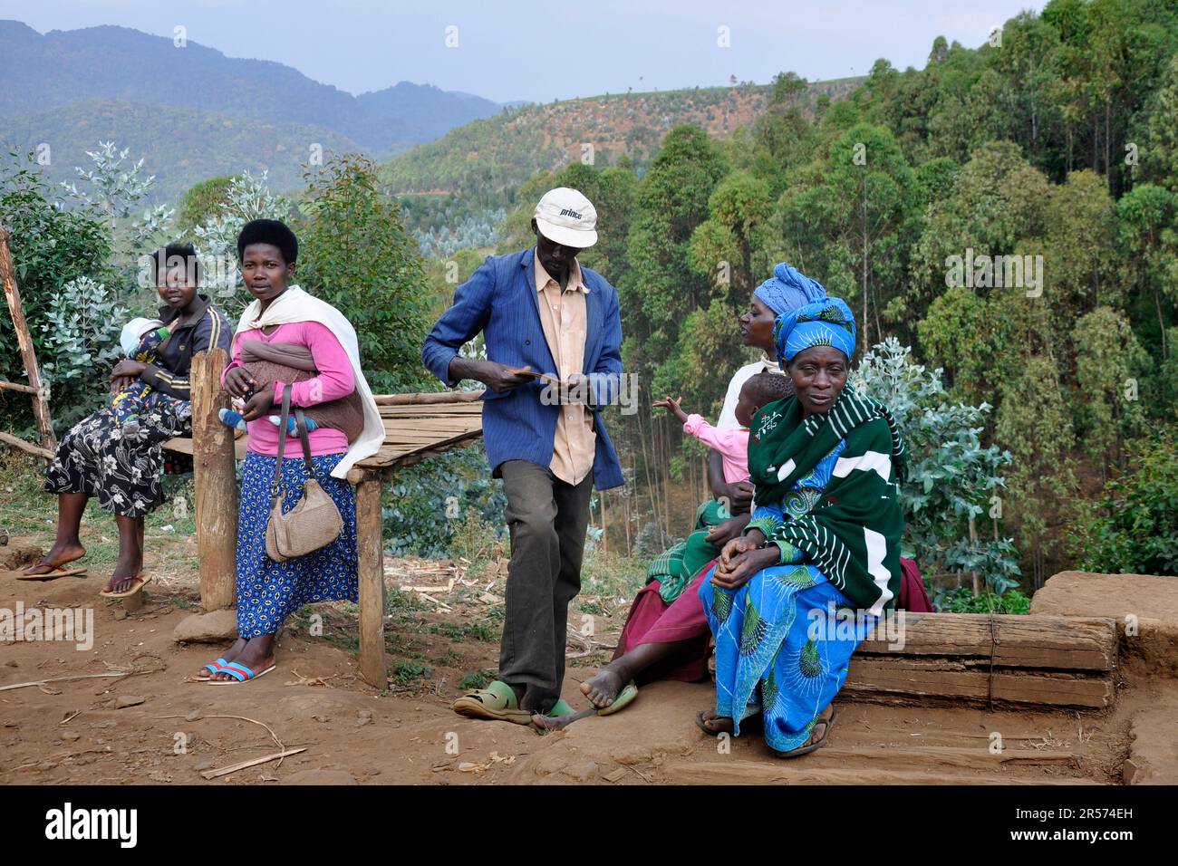 Rwanda family smile hi-res stock photography and images - Alamy
