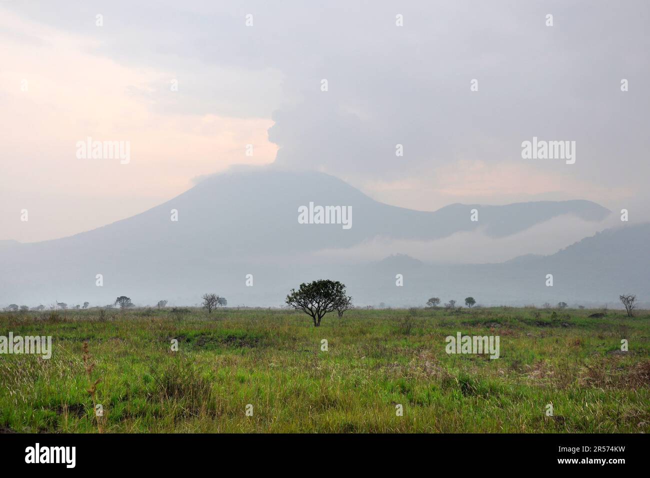 Congo nyiragongo volcano hi-res stock photography and images - Alamy