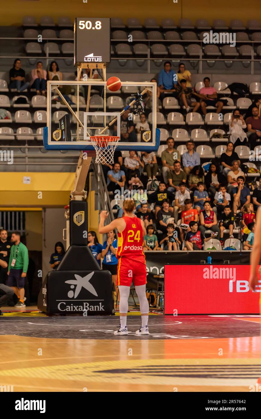Free throw basketball woman hi-res stock photography and images - Alamy