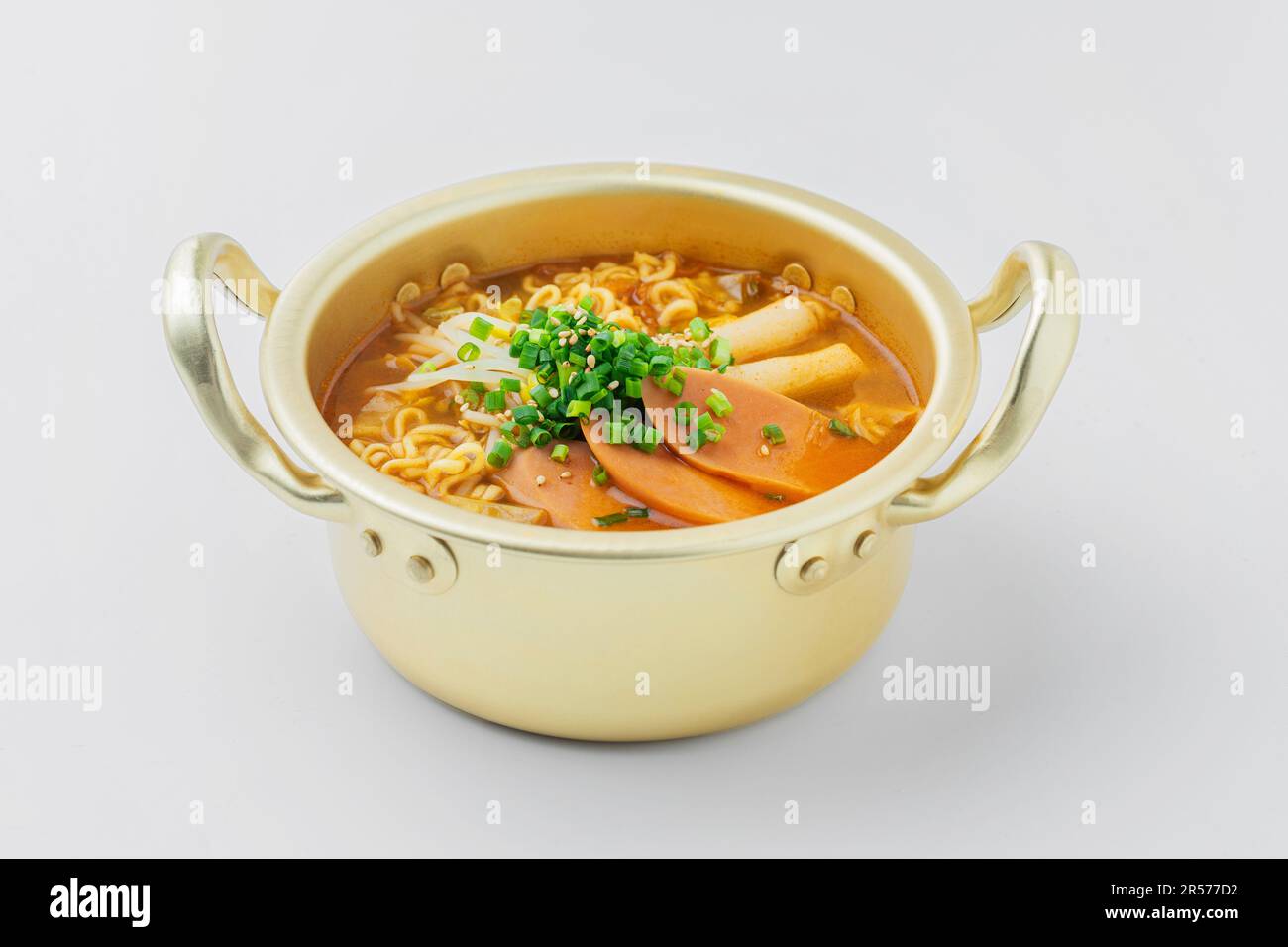 Nongshim shin ramyun hi-res stock photography and images - Alamy