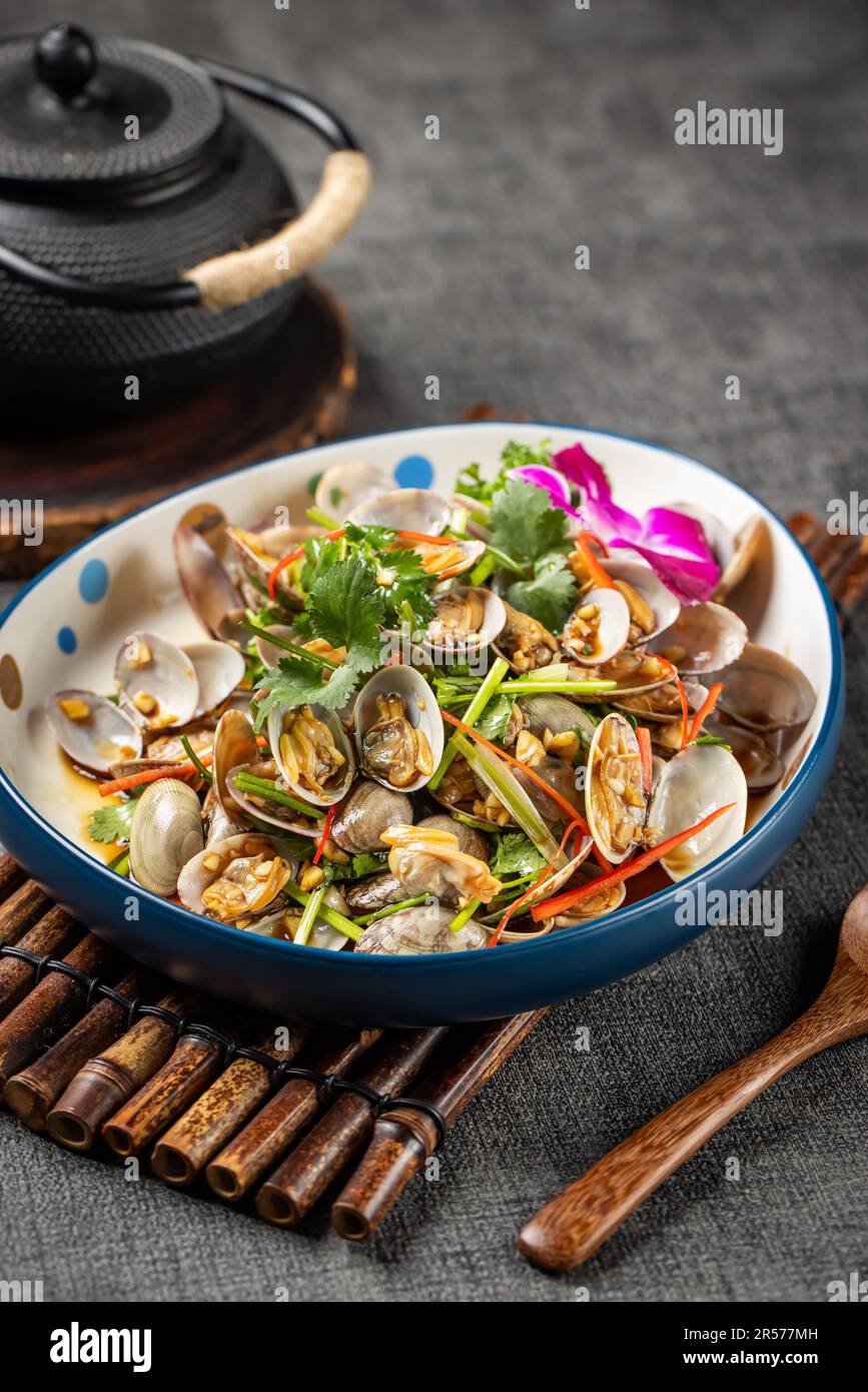 stir-fried clam with Ginger and Spring Onions， (Surf , Short necked ...