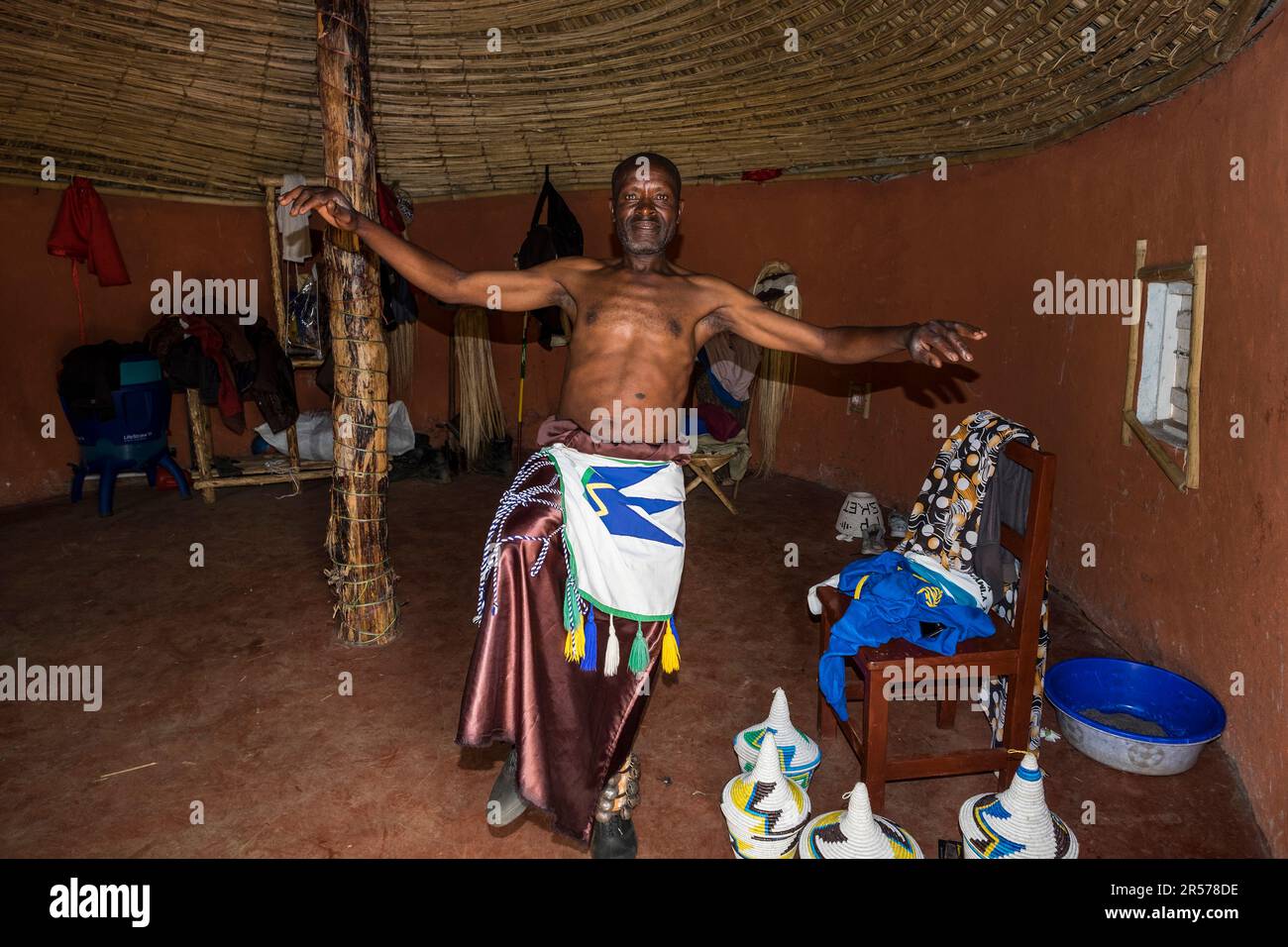 Rwanda. Ruhengeri. Musanze. Iby'Iwacu Cultural village. dancer Stock ...