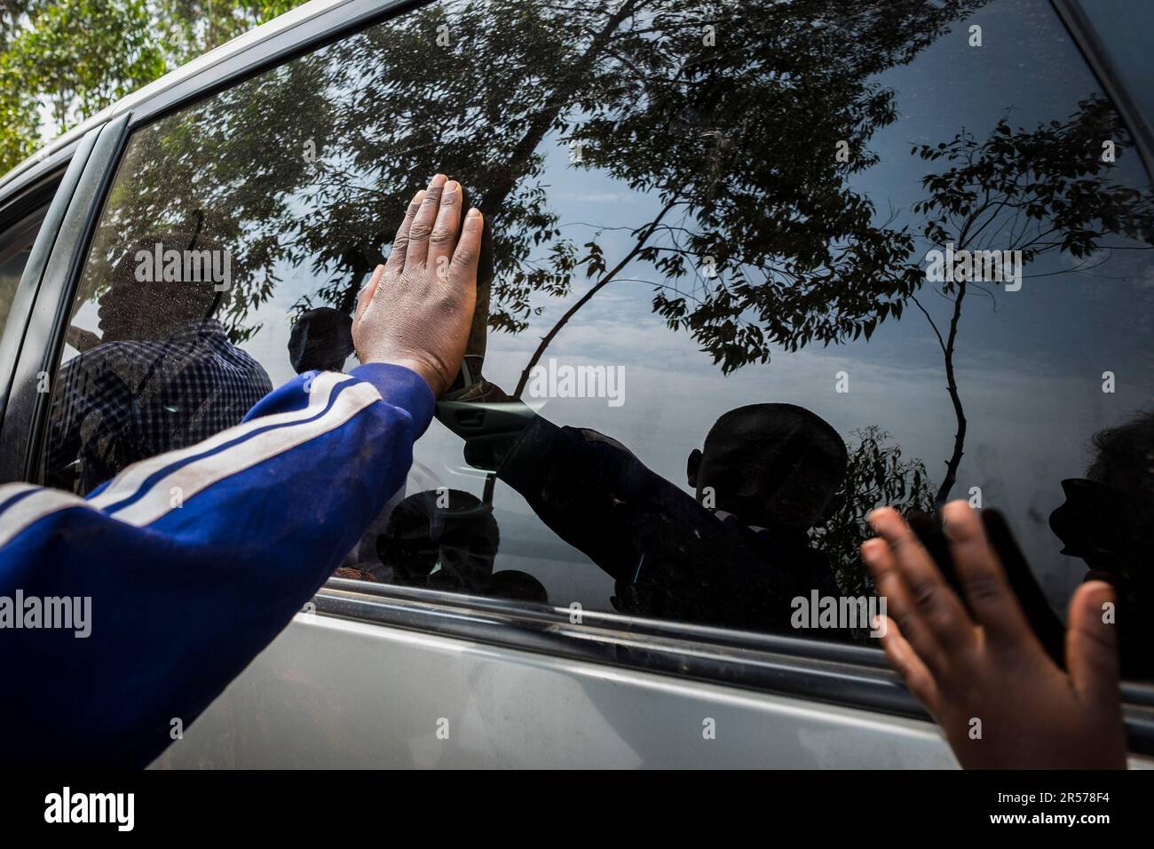 Rwanda. Burera lake. surrounding of Kidaho. hand Stock Photo - Alamy
