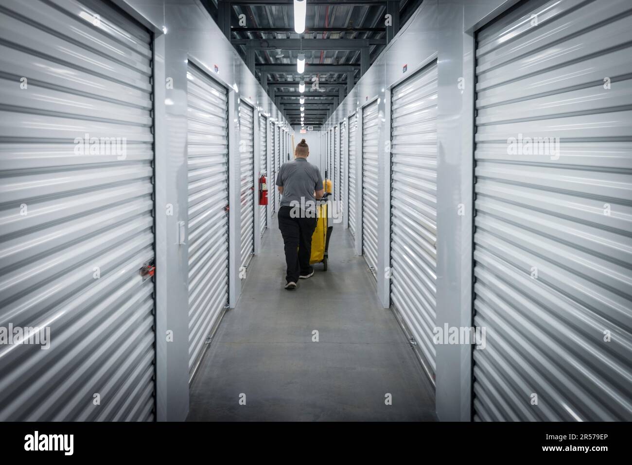 Facility cleaning service hi-res stock photography and images - Alamy