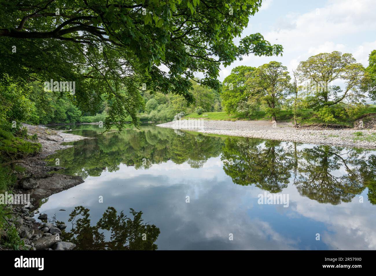 Ruskins View and the River Lune at Kirkby Lonsdale in the Yorkshire ...