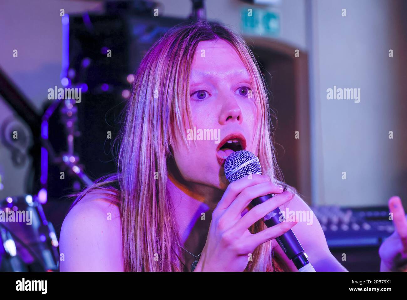 City of Brighton & Hove, East Sussex, UK. Alice Low performing at One ...