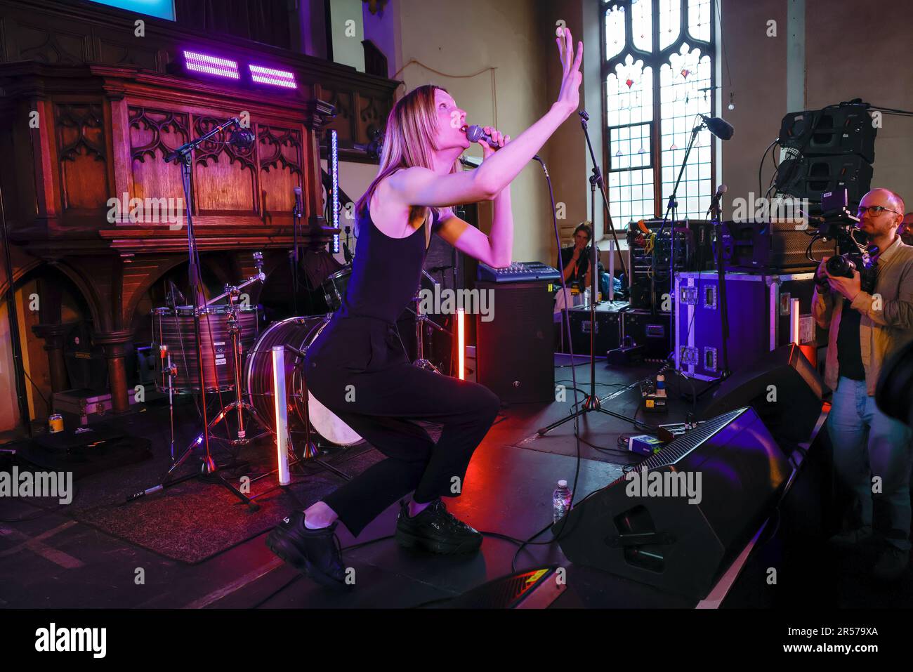 City of Brighton & Hove, East Sussex, UK. Alice Low performing at One ...