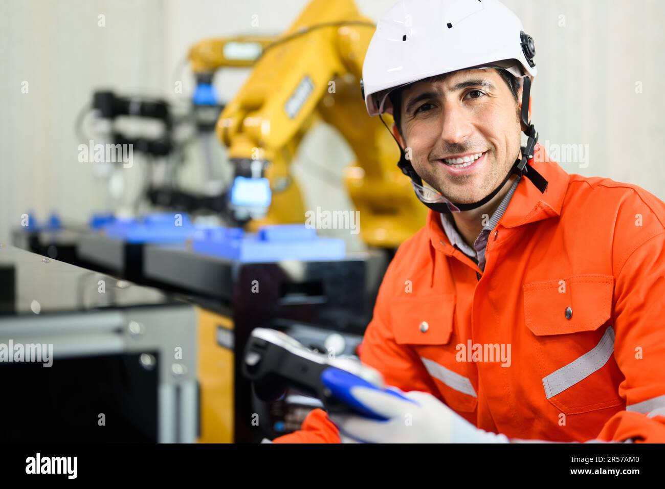 Maintenance engineer working and solving problems on machine Stock Photo - Alamy