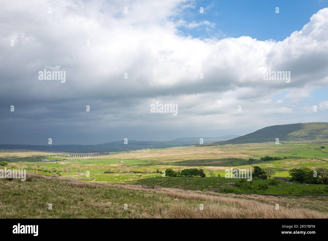 Ribblehead viaduct rail hi-res stock photography and images - Alamy