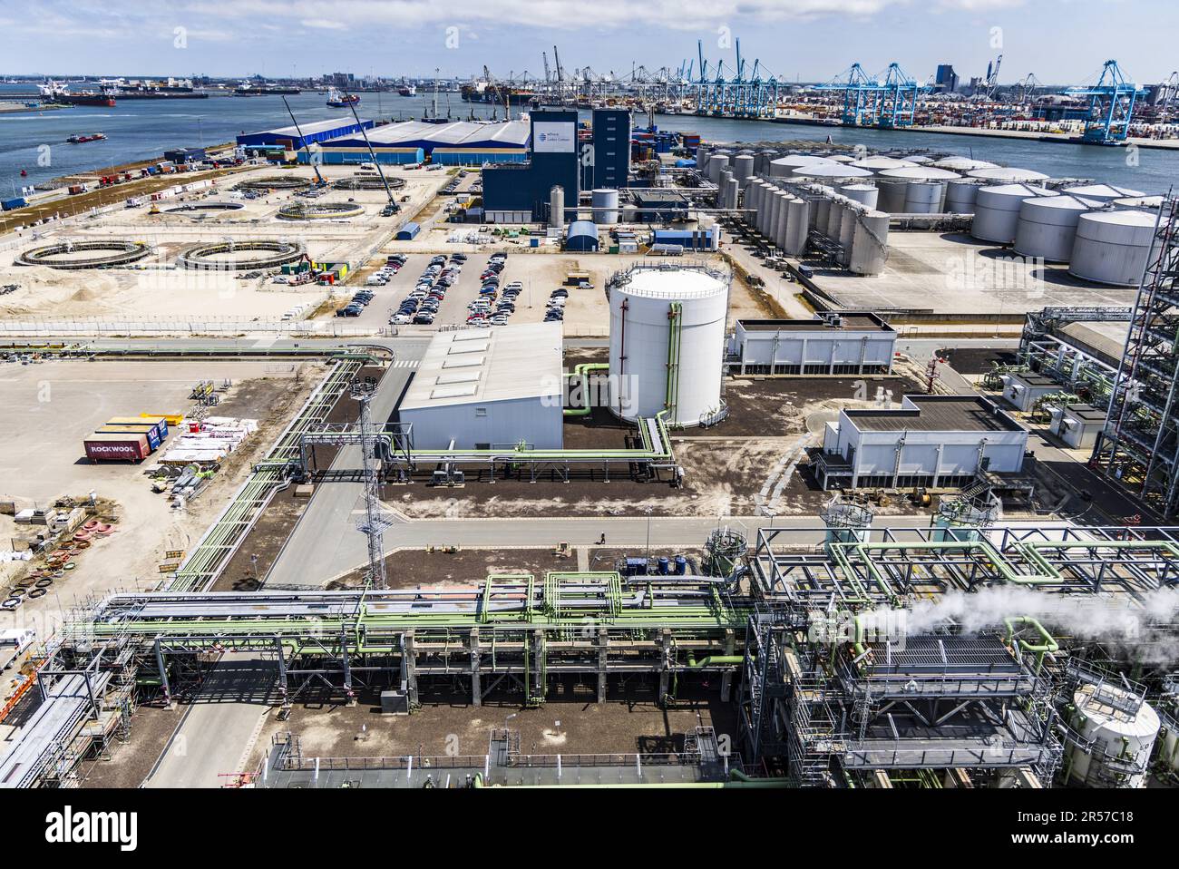 ROTTERDAM - An overview of the Neste refinery on the Maasvlakte ...