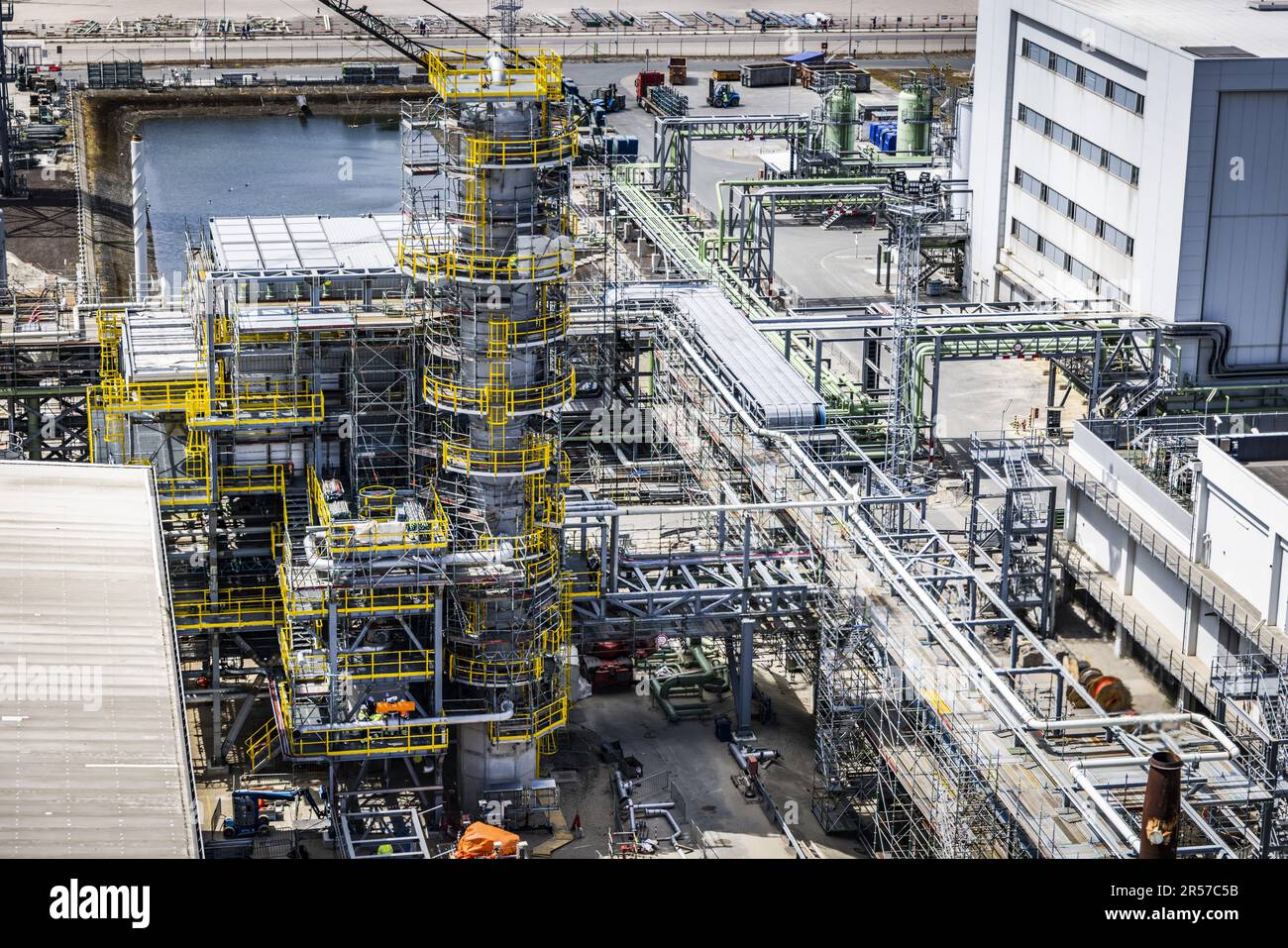 ROTTERDAM - An overview of the Neste refinery on the Maasvlakte ...