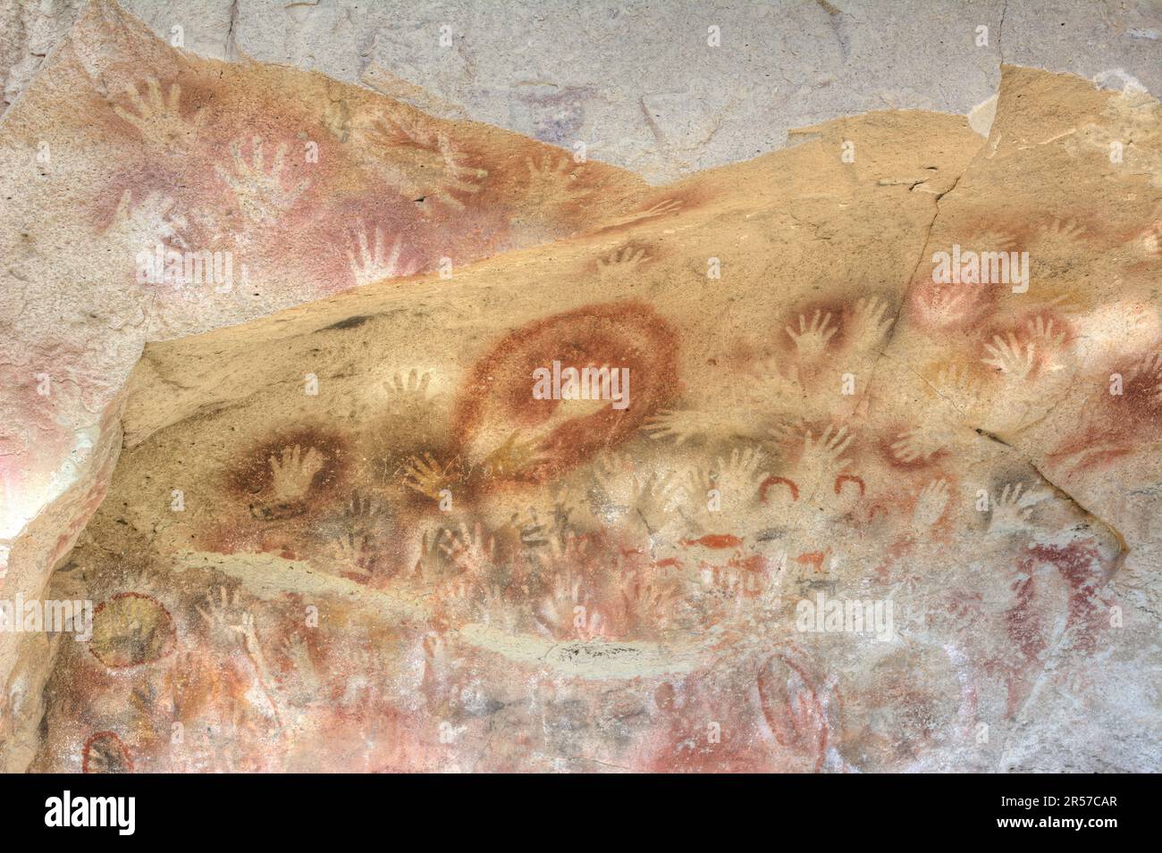 Prehistoric art - handprints in Cueva de las Manos cave and complex of ...