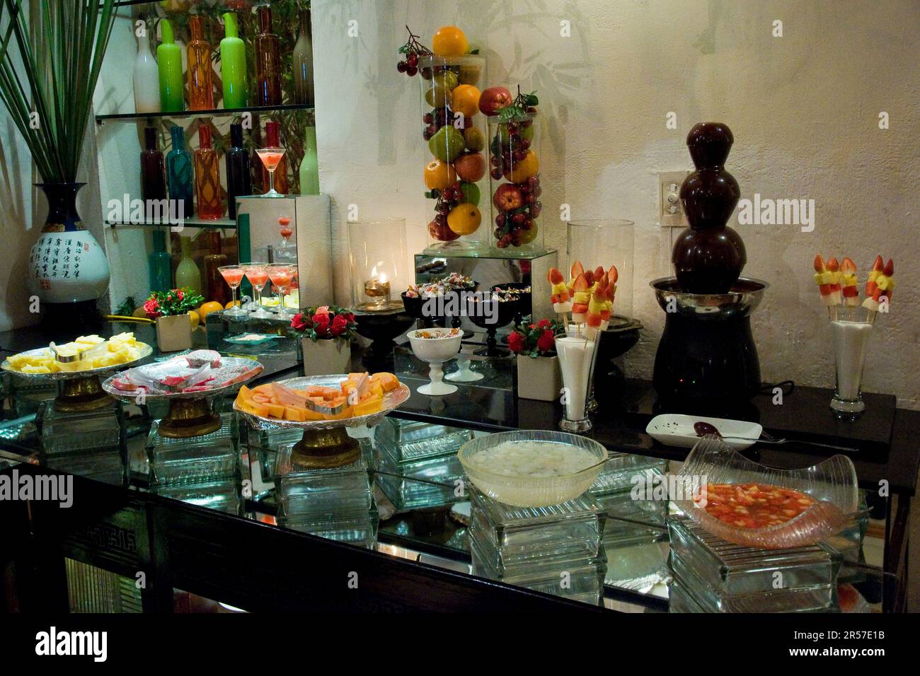 Traditional restaurant. Hanoi. Vietnam Stock Photo - Alamy