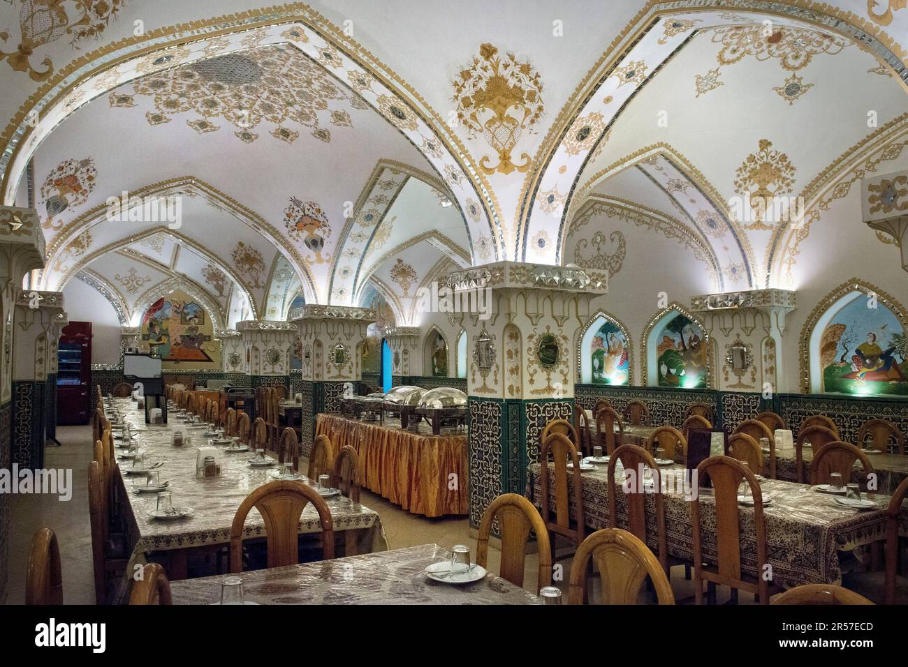 Iran restaurant hi-res stock photography and images - Alamy