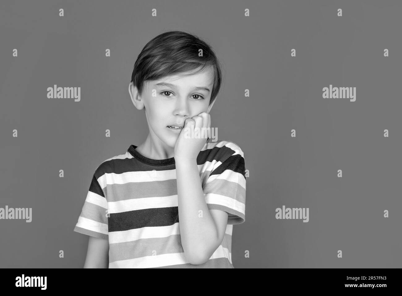 Child suffer from toothache. Anti toothache remedy. Toothache ...