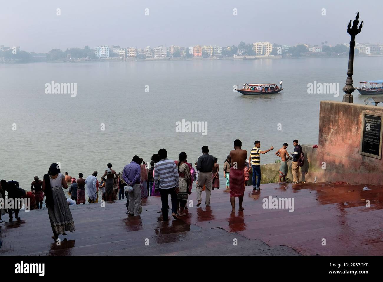 India. Kolkata. Hughli river. daily life Stock Photo - Alamy