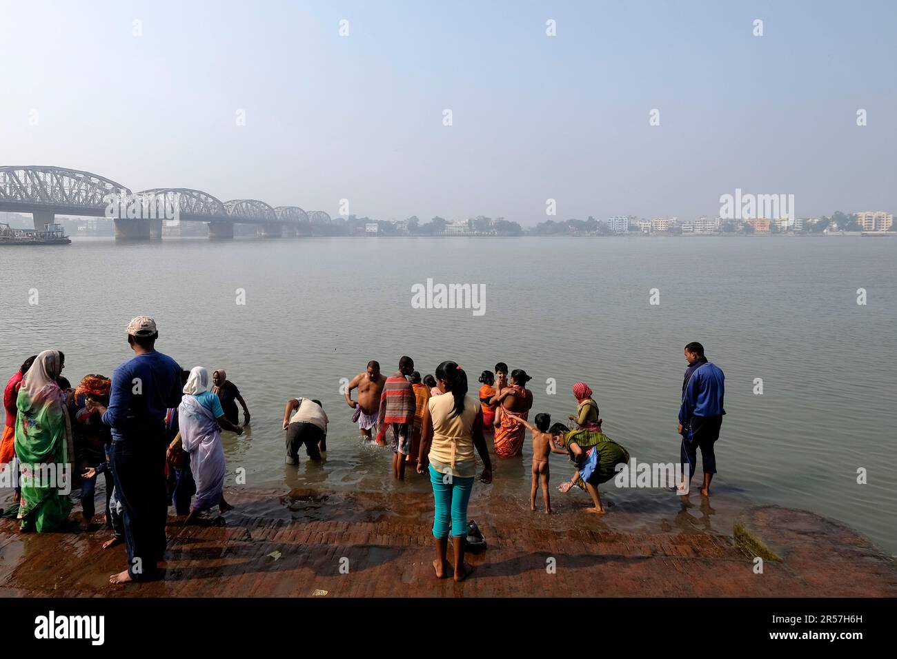 India. Kolkata. Hughli river. daily life Stock Photo - Alamy