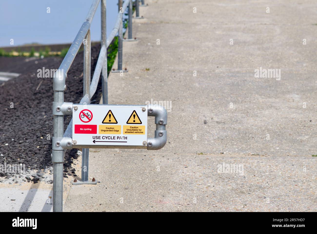 Unguarded edge hi-res stock photography and images - Alamy