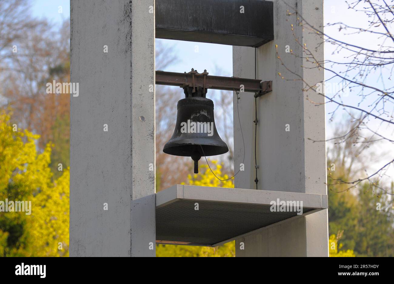 Bell grave hi-res stock photography and images - Alamy