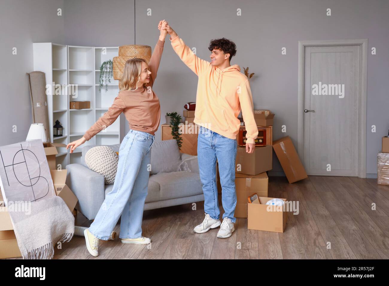 Young couple dancing cardboard hi-res stock photography and images - Alamy