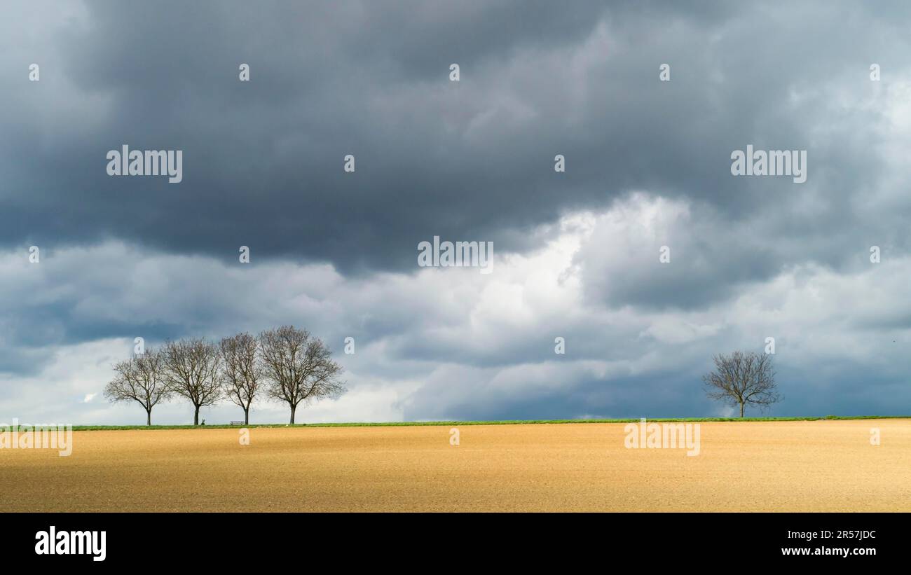 Cloudy weather gloomy hi-res stock photography and images - Alamy