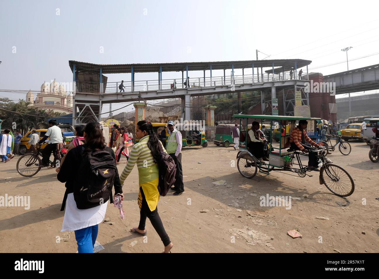 Kolkata city life hi-res stock photography and images - Alamy