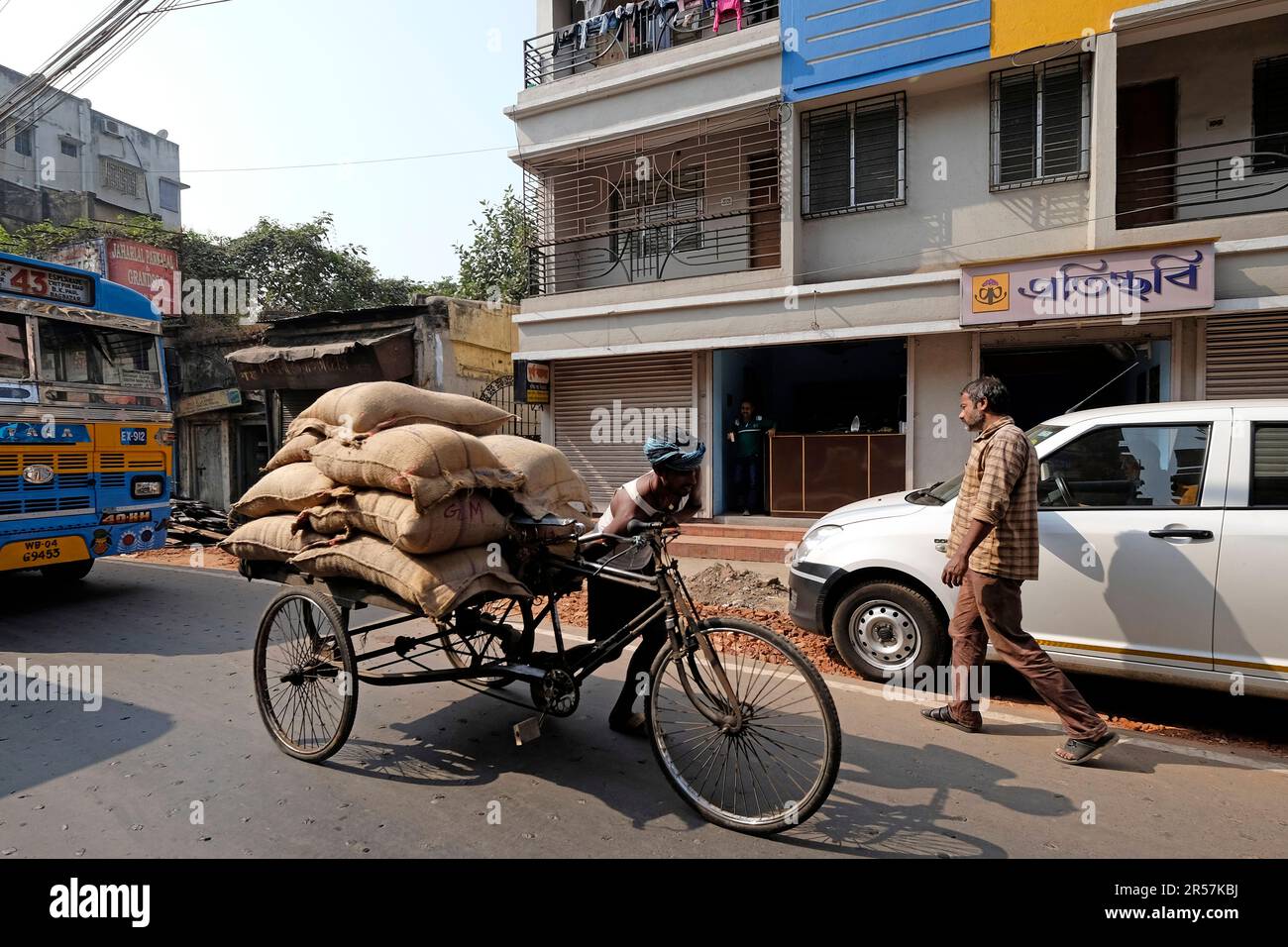 India. Kolkata. daily life Stock Photo - Alamy