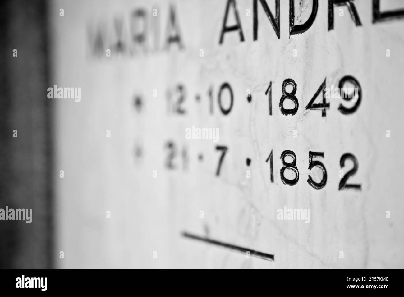 Old tombstone in Italian cemetery with birth and death dates Stock ...