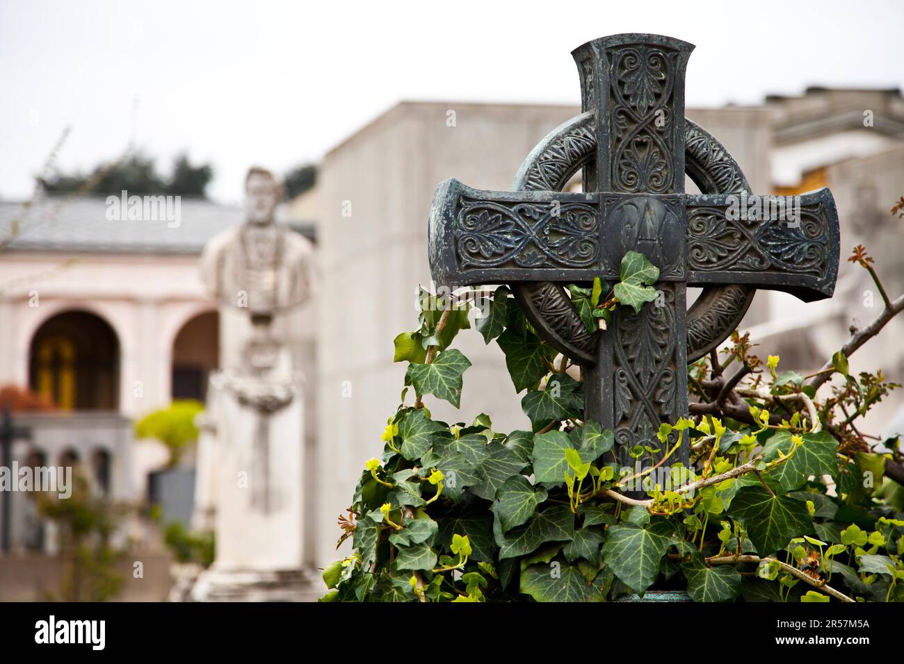 Collection of the most beautiful and moving architectures examples in European cemeteries Stock ...
