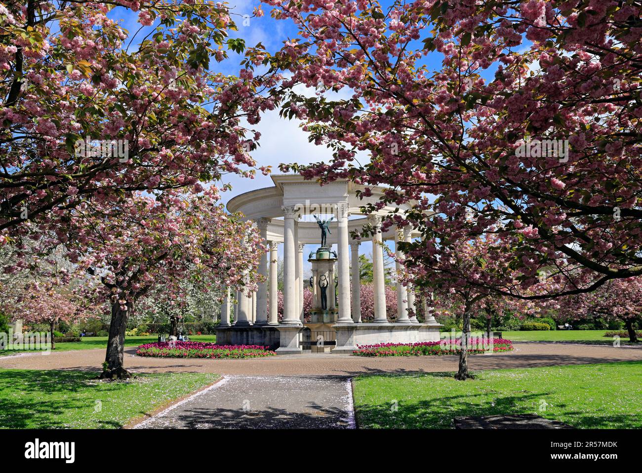 Wales National War Memorial, Alexandra Gardens, Cathays Park, Cardiff ...