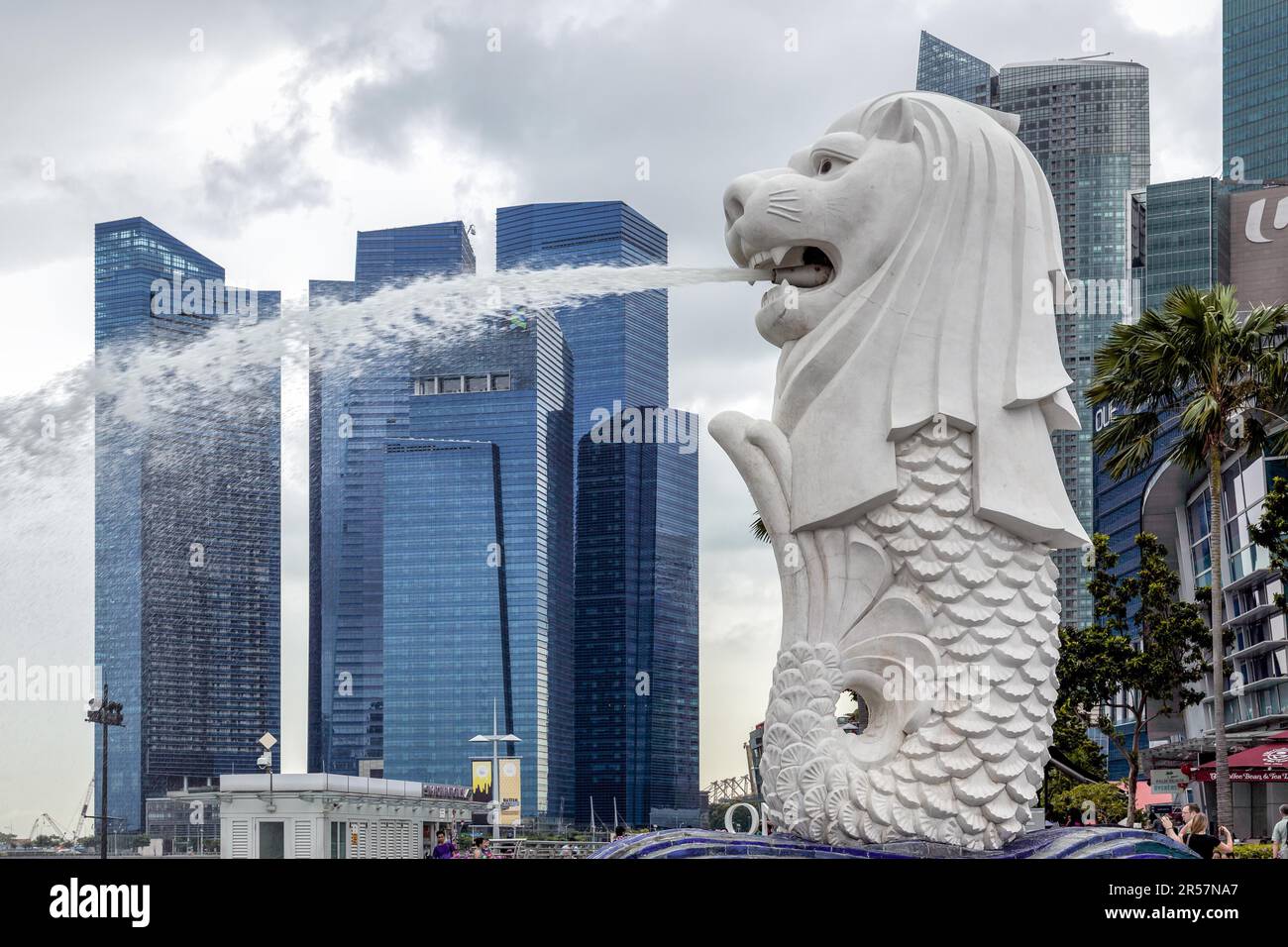 Merlion Fountain in Singapore Stock Photo - Alamy