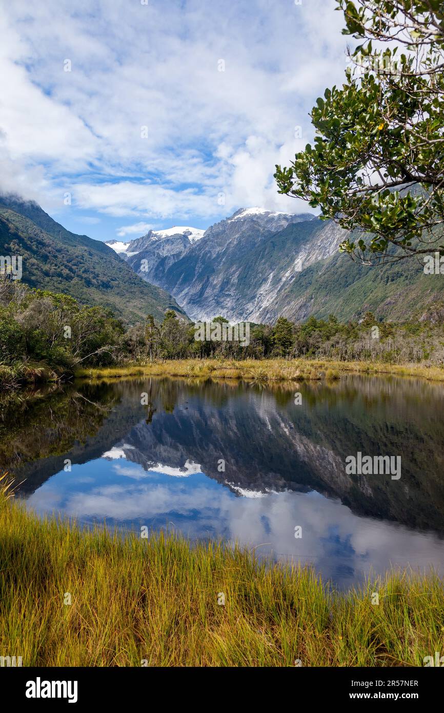 Peters pool new zealand hi-res stock photography and images - Alamy