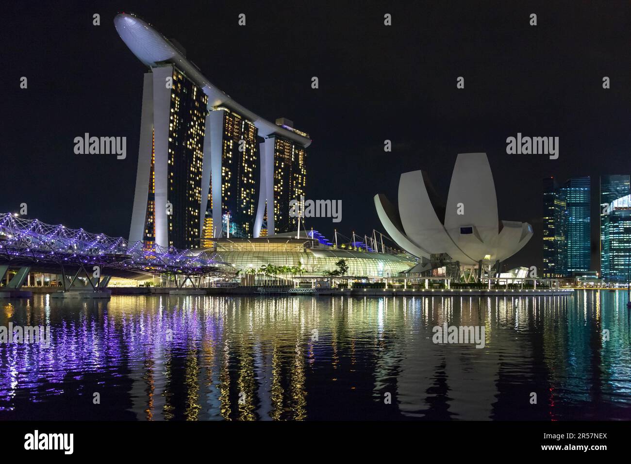 Night-time view of Singapore Stock Photo - Alamy