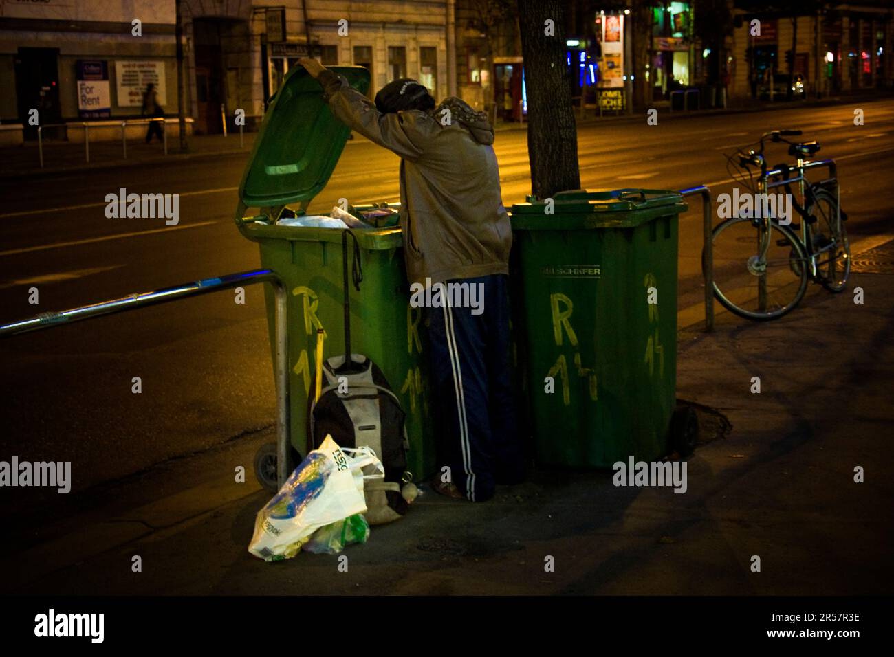 Homelessness hi-res stock photography and images - Alamy