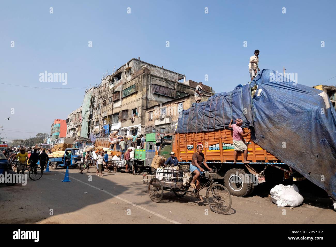 India. Kolkata. daily life Stock Photo - Alamy