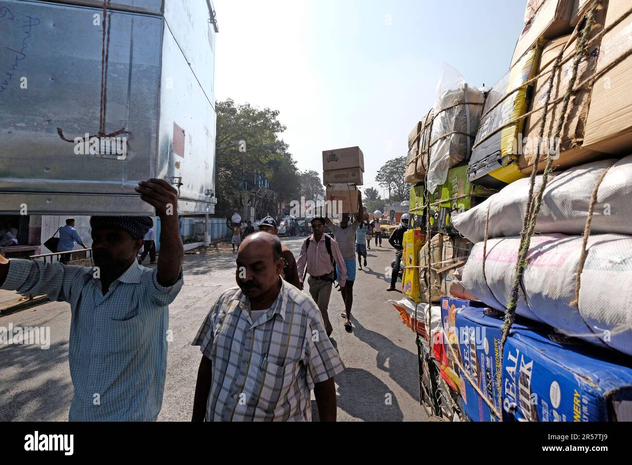India. Kolkata. daily life Stock Photo - Alamy