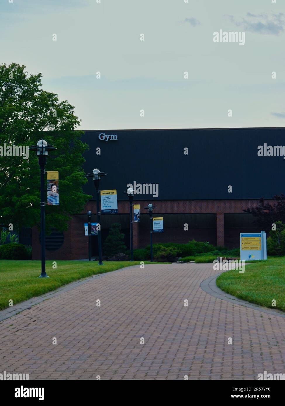 College park gymnasium hi-res stock photography and images - Alamy