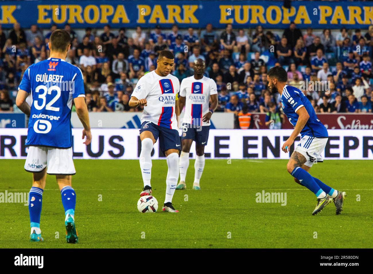 Kylian MBAPPE (Paris St. Germain) on the right in a fight with Frederic ...