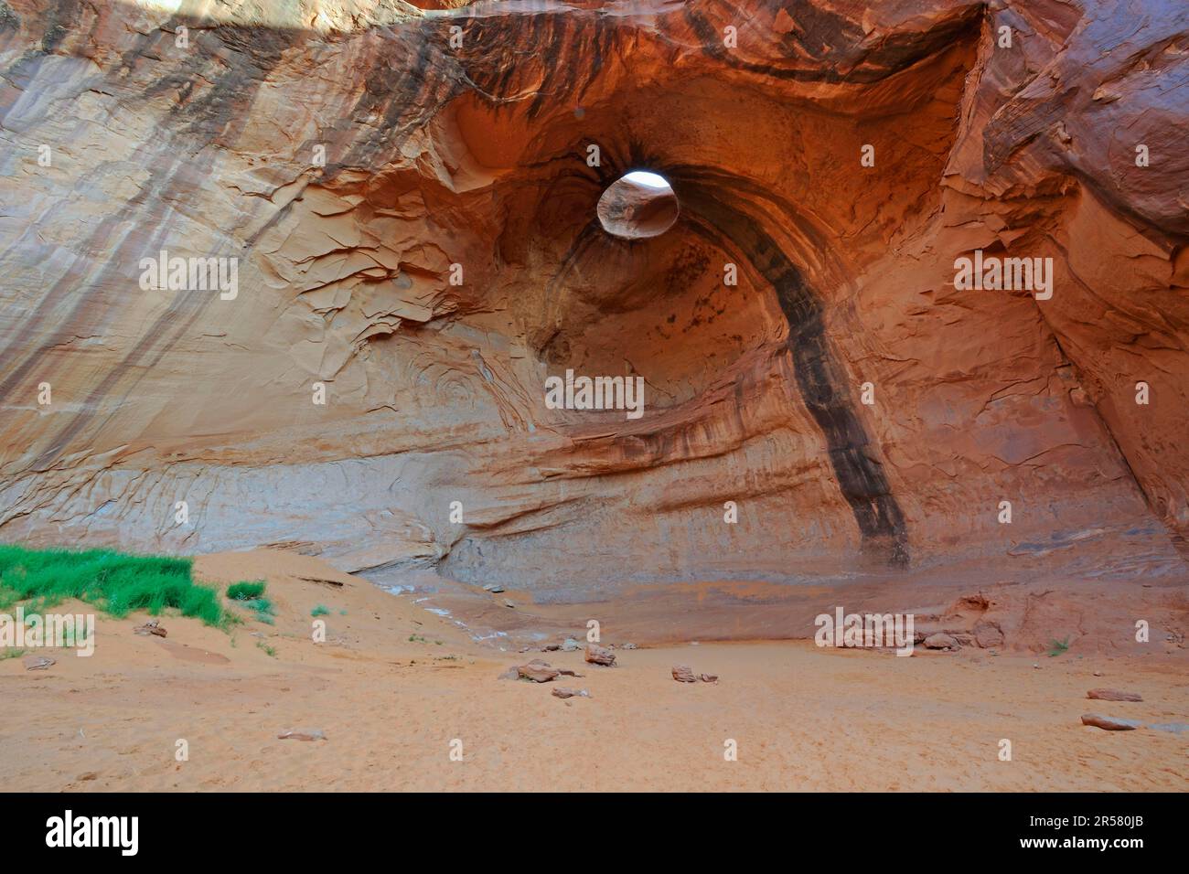 Hogan arch hi-res stock photography and images - Alamy