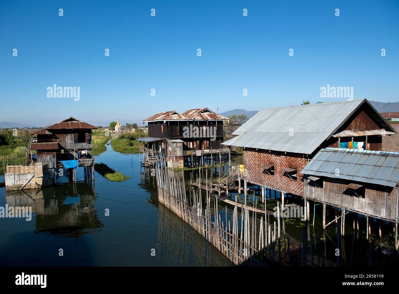Traditional houses on stilts hi-res stock photography and images - Alamy