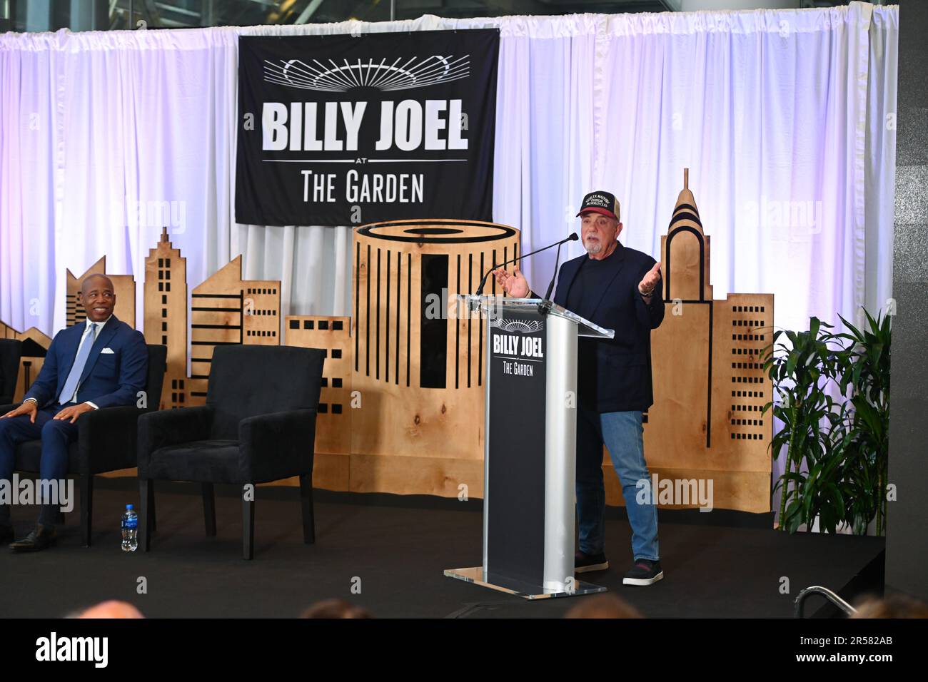 Billy Joel makes an announcement regarding his record-breaking ...