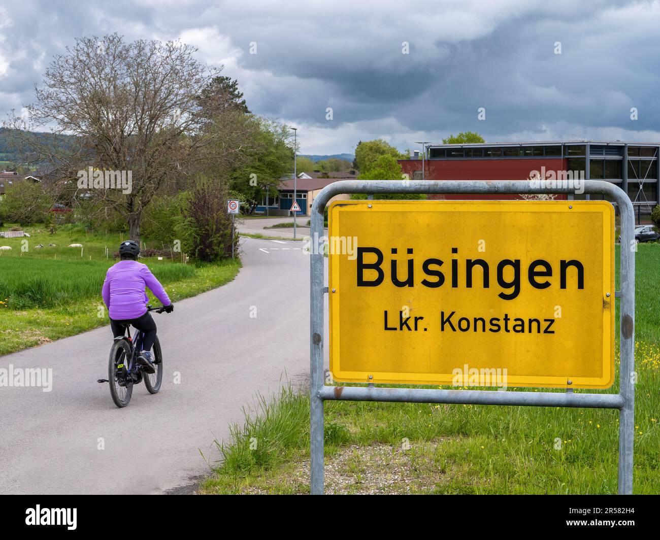 The municipality of Busingen is completely surrounded by Swiss ...