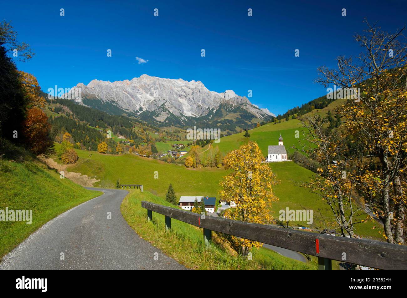 Dienten valley with chapel in front of the Hochkoenig, Pinzgau in ...
