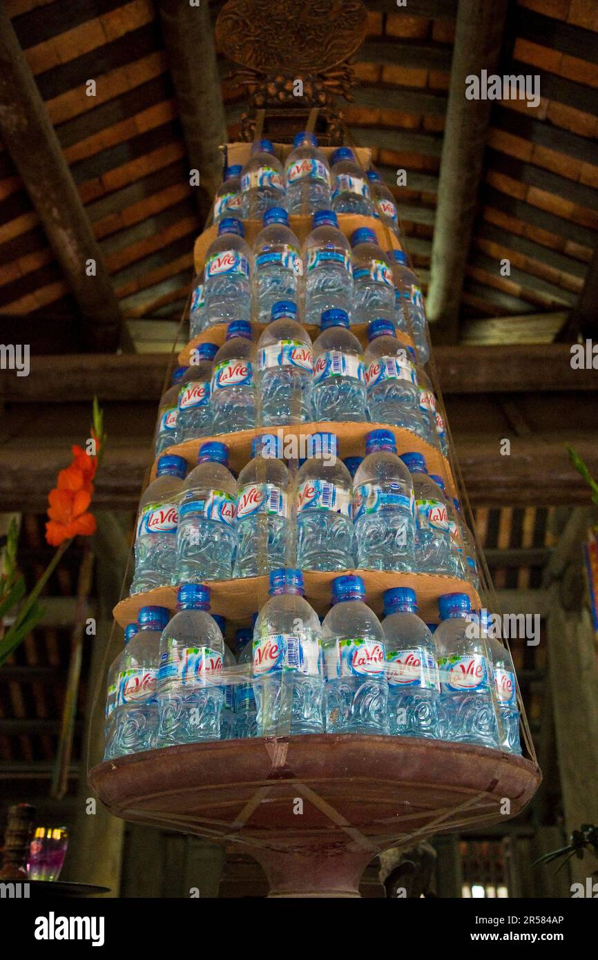 But Thap Pagoda. Surroundin of Hanoi. Vietnam Stock Photo - Alamy
