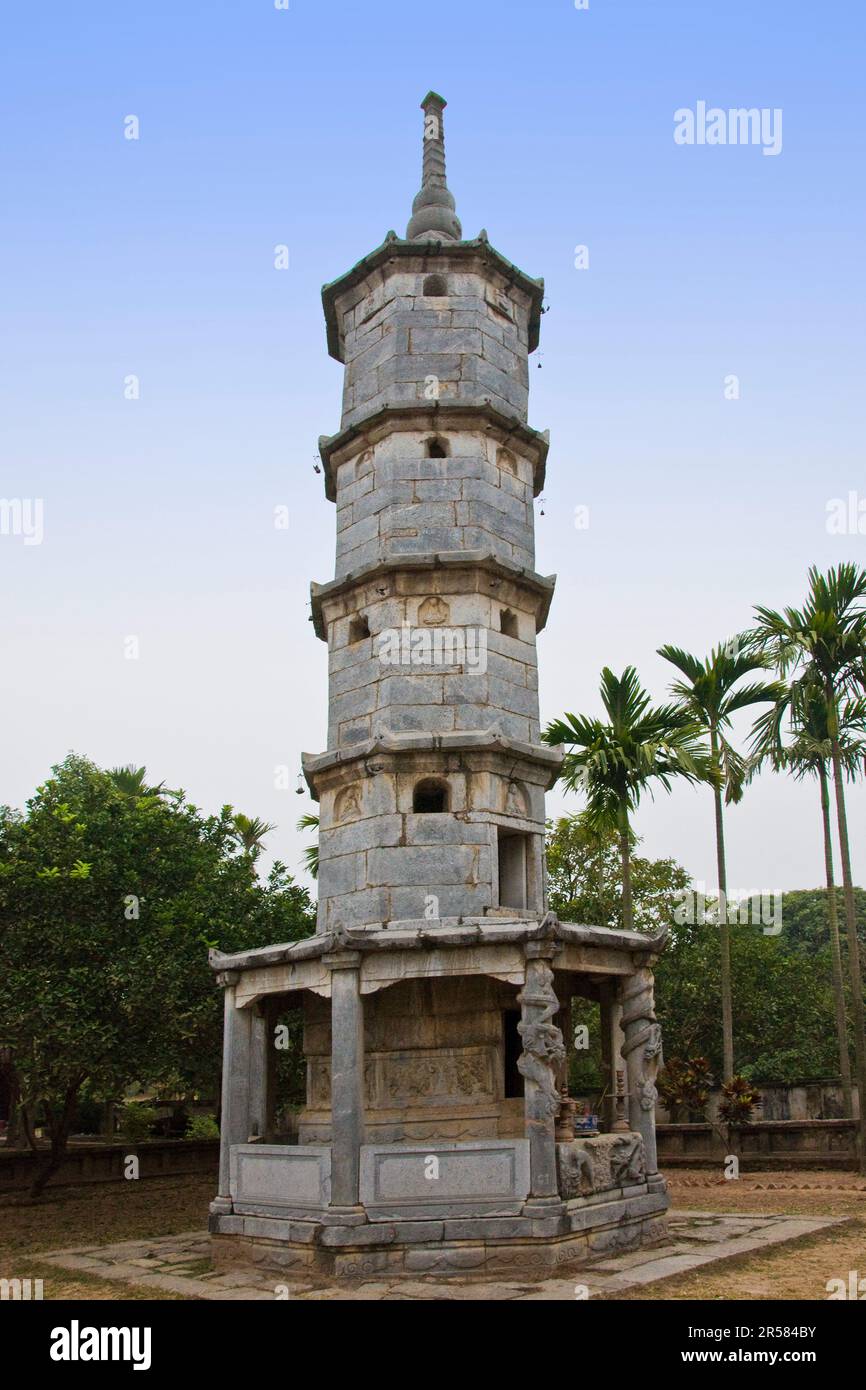 But Thap Pagoda. Surroundin of Hanoi. Vietnam Stock Photo - Alamy