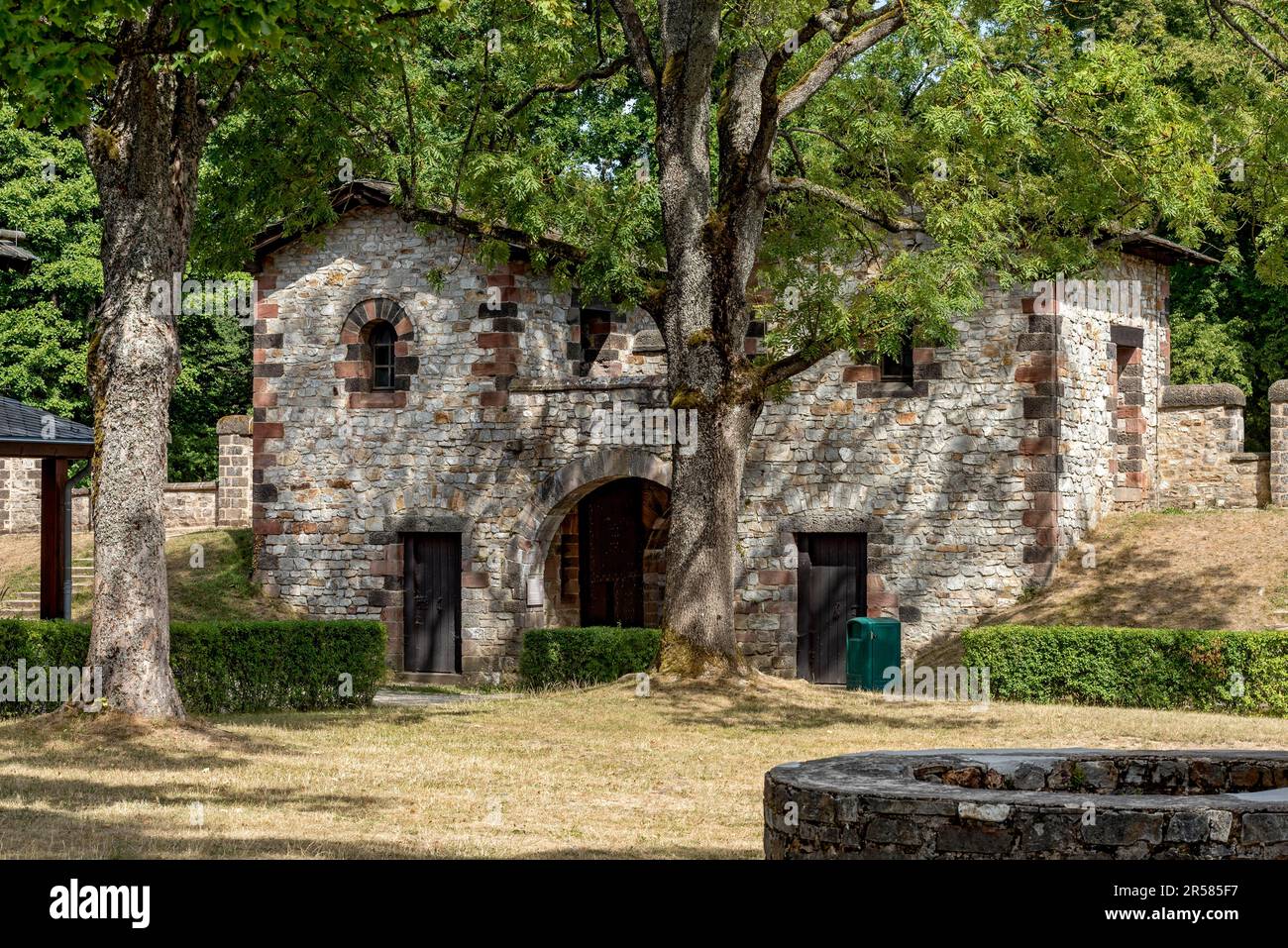 Eastern gate Porta Pricipalis Sinistra, Roman fort Saalburg ...