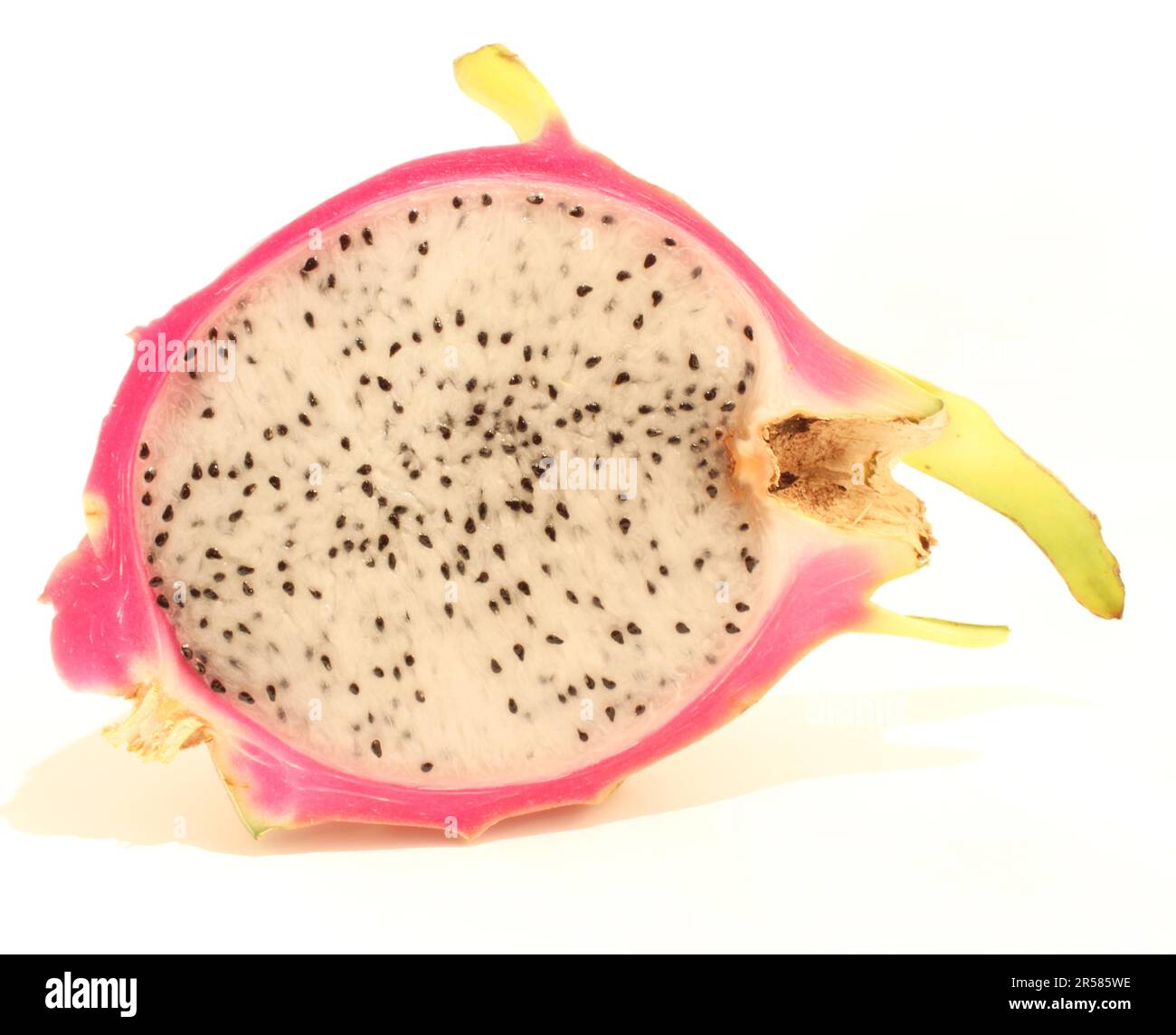 Half white fleshed dragon fruit hi-res stock photography and images - Alamy