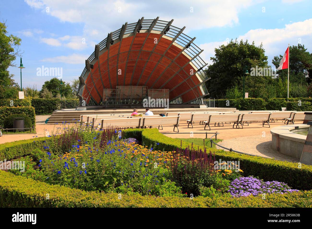 Concert shell hi-res stock photography and images - Alamy