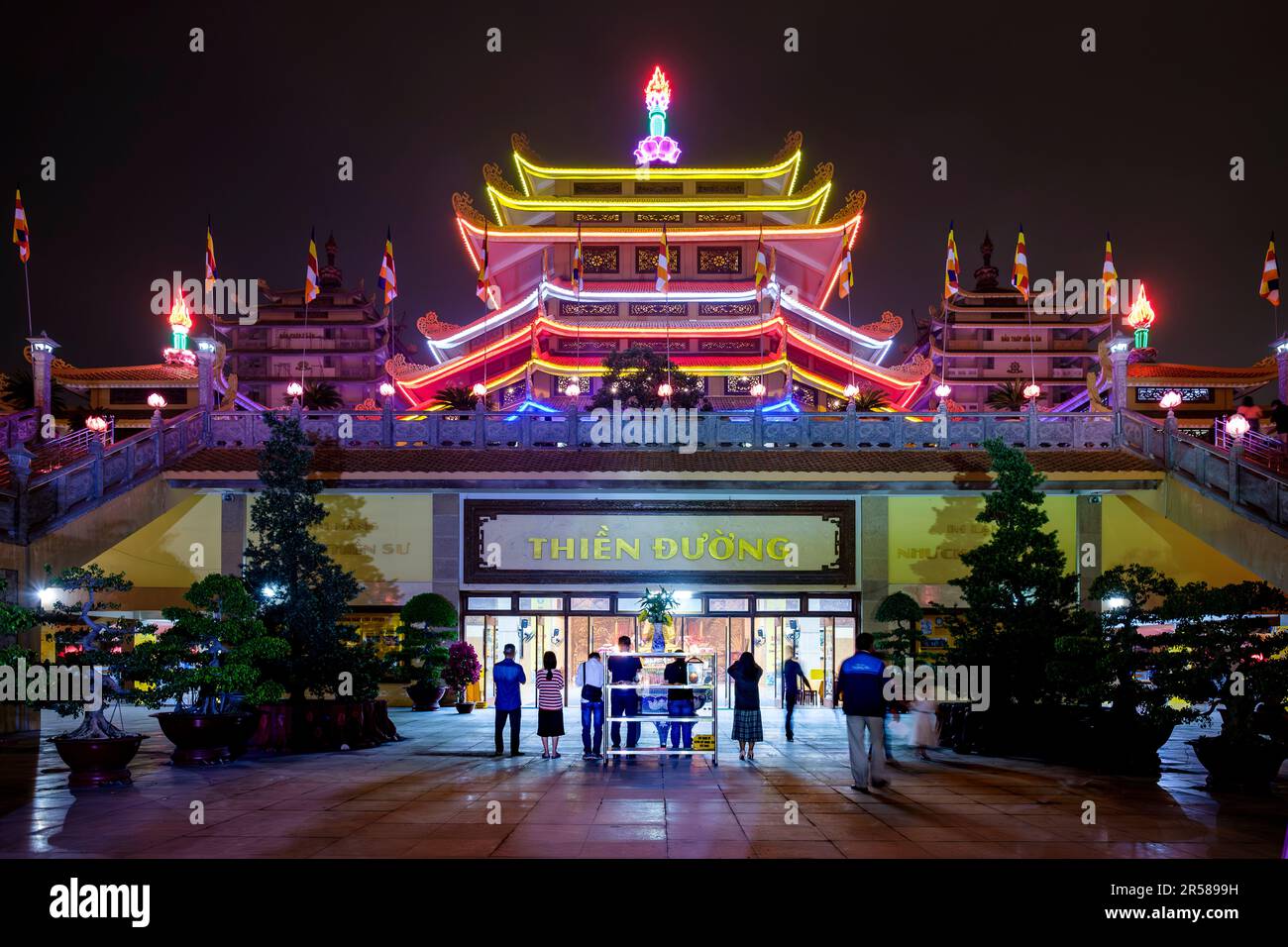 Buddhist ceremony during Tet in Saigon Stock Photo - Alamy